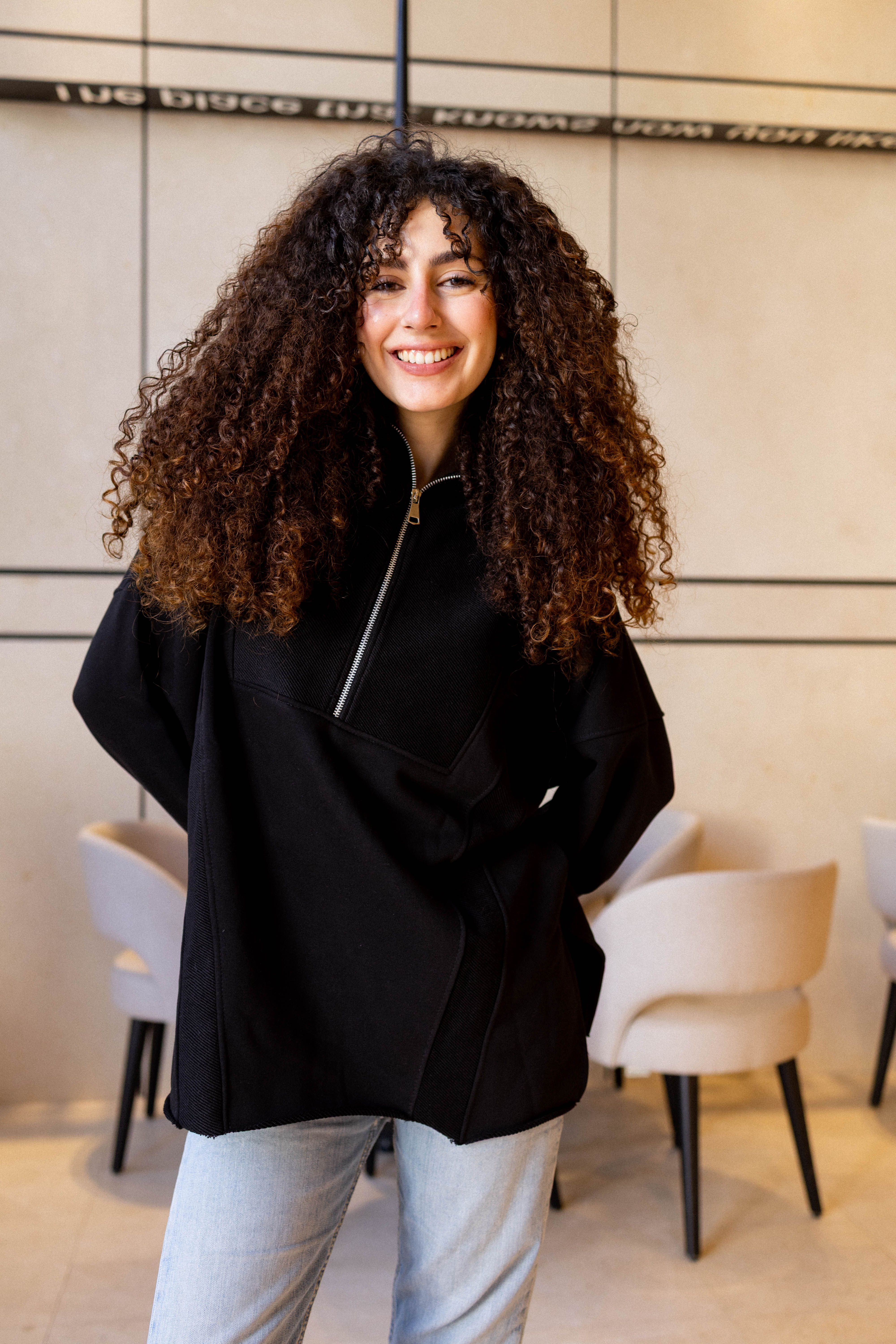Off-Duty Sweater In Black – HERNAMEIS JAMILA